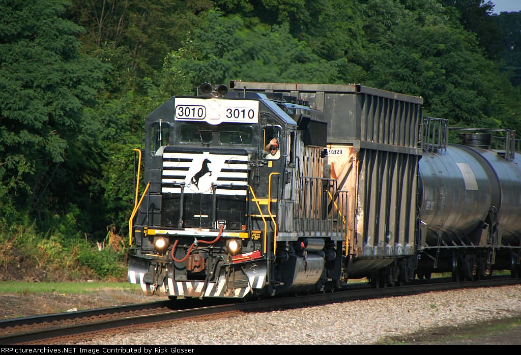 NS Local H76 heading Home For Allentown, PA @ 1630 hrs